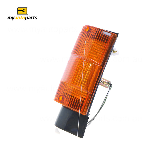 Front Park / Indicator Lamp Passenger Side Certified Suits Mitsubishi